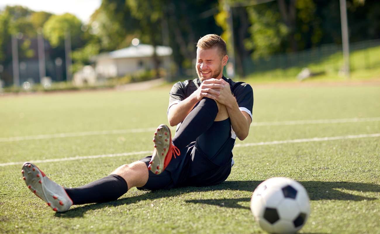 physiotherapy for Soccer Injuries » Curezone Physiotherapy